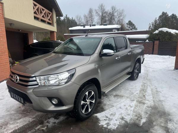 Pelēks Toyota Hilux 2017 Kauņa, ar dzinēja tilpumu 2.40 L un nobraukumu 220 tūkst. km par 18950 €, foto 3 vietnē AUTOMOTO.COM.LV