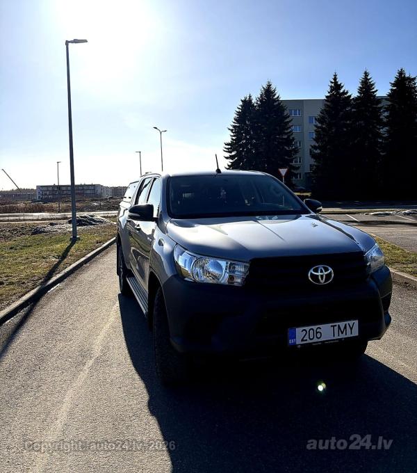 Pelēks Toyota Hilux 2017 Tallina, ar dzinēja tilpumu 2.40 L un nobraukumu 192 tūkst. km par 25000 €, foto 2 vietnē AUTOMOTO.COM.LV