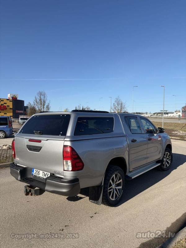 Pelēks Toyota Hilux 2017 Tallina, ar dzinēja tilpumu 2.40 L un nobraukumu 192 tūkst. km par 25000 €, foto 6 vietnē AUTOMOTO.COM.LV