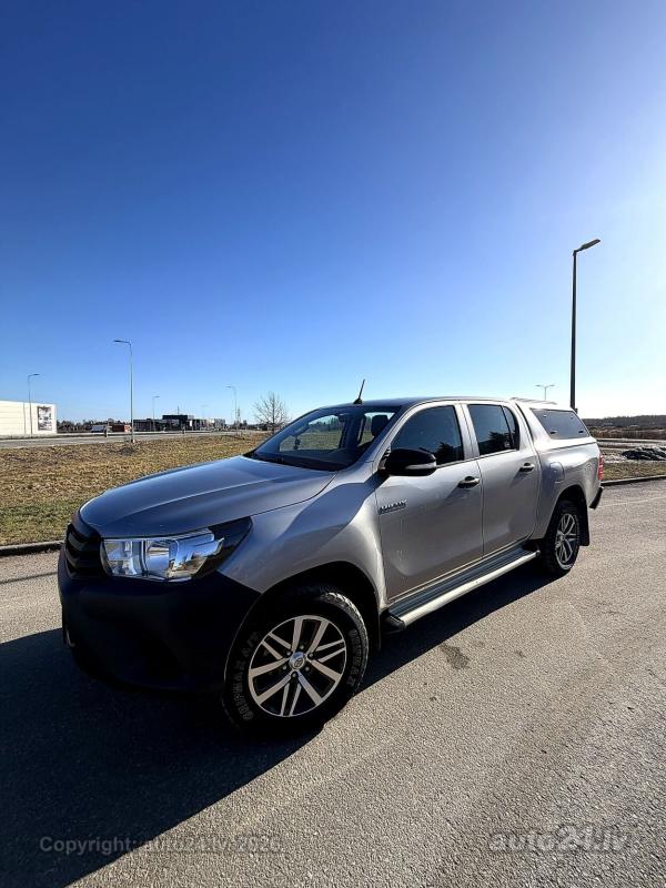 Pelēks Toyota Hilux 2017 Tallina, ar dzinēja tilpumu 2.40 L un nobraukumu 192 tūkst. km par 25000 €, foto 8 vietnē AUTOMOTO.COM.LV
