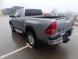 Grey Toyota Hilux 2019 in Taurage, with an engine capacity of 2.40 L and mileage of 120 thousand km for 19300 €, photo 6 on AUTOMOTO.COM.LV