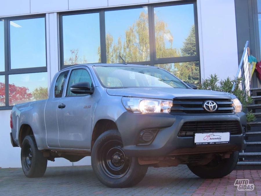 Grey Toyota Hilux 2019 in Kaunas, with an engine capacity of 2.40 L and mileage of 18 thousand km for 23689 €, photo 1 on AUTOMOTO.COM.LV