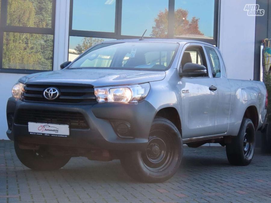 Grey Toyota Hilux 2019 in Kaunas, with an engine capacity of 2.40 L and mileage of 18 thousand km for 23689 €, photo 3 on AUTOMOTO.COM.LV