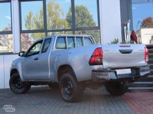 Grey Toyota Hilux 2019 in Kaunas, with an engine capacity of 2.40 L and mileage of 18 thousand km for 23689 €, photo 4 on AUTOMOTO.COM.LV