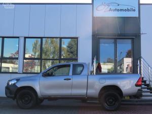 Grey Toyota Hilux 2019 in Kaunas, with an engine capacity of 2.40 L and mileage of 18 thousand km for 23689 €, photo 6 on AUTOMOTO.COM.LV