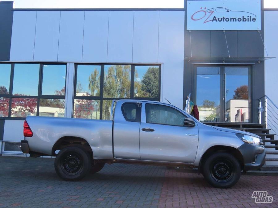 Grey Toyota Hilux 2019 in Kaunas, with an engine capacity of 2.40 L and mileage of 18 thousand km for 23689 €, photo 7 on AUTOMOTO.COM.LV