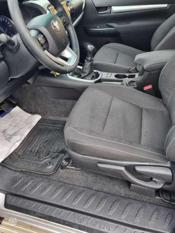 Pelēks Toyota Hilux 2019 Tauragė, ar dzinēja tilpumu 2.50 L un nobraukumu 166 tūkst. km par 19400 €, foto 5 vietnē AUTOMOTO.COM.LV