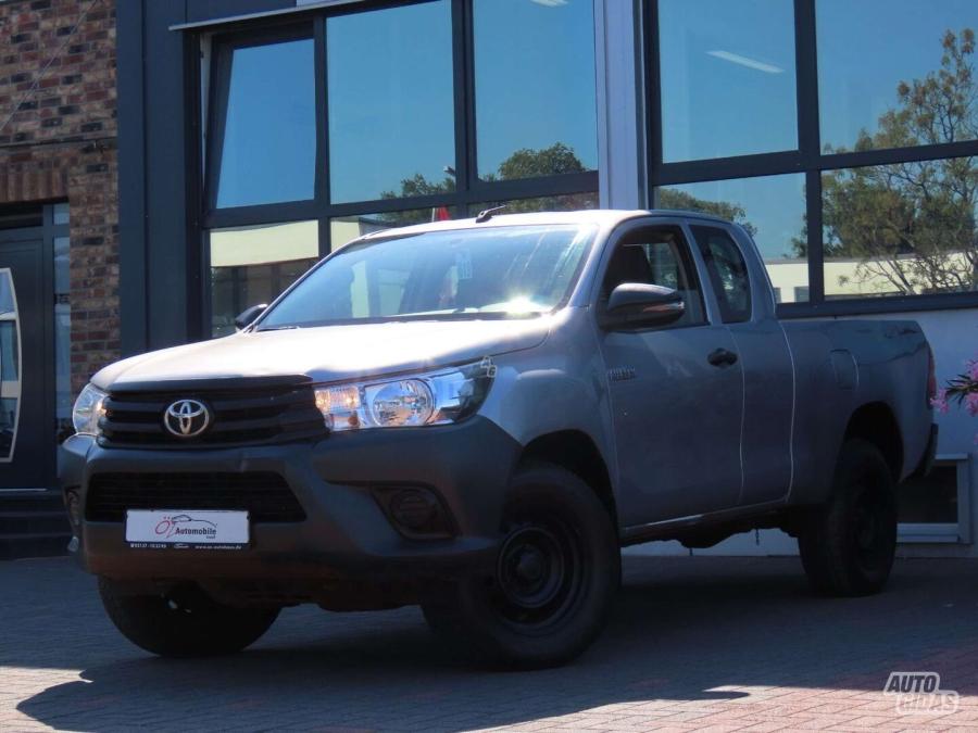 Grey Toyota Hilux 2020 in Kaunas, with an engine capacity of 2.40 L and mileage of 28 thousand km for 24735 €, photo 4 on AUTOMOTO.COM.LV