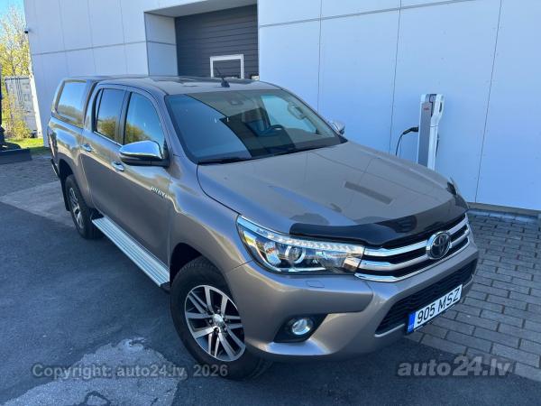 Pelēks Toyota Hilux 2020 Tallina, ar dzinēja tilpumu 2.40 L un nobraukumu 131 tūkst. km par 34720 €, foto 1 vietnē AUTOMOTO.COM.LV