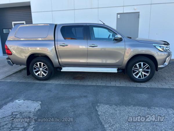 Pelēks Toyota Hilux 2020 Tallina, ar dzinēja tilpumu 2.40 L un nobraukumu 131 tūkst. km par 34720 €, foto 7 vietnē AUTOMOTO.COM.LV