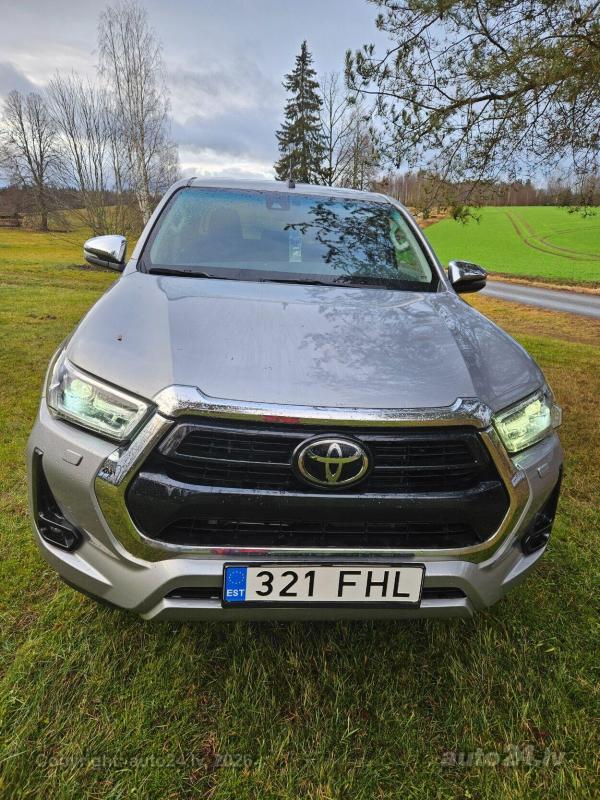 Grey Toyota Hilux 2021 in Tallinn, with an engine capacity of 2.80 L and mileage of 105 thousand km for 39000 €, photo 3 on AUTOMOTO.COM.LV