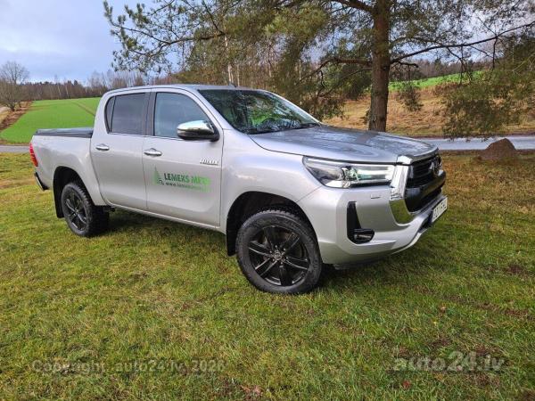 Grey Toyota Hilux 2021 in Tallinn, with an engine capacity of 2.80 L and mileage of 105 thousand km for 39000 €, photo 6 on AUTOMOTO.COM.LV