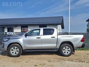 Grey Toyota Hilux 2021 in Riga, with an engine capacity of 2.40 L and mileage of 307 thousand km for 21600 €, photo 3 on AUTOMOTO.COM.LV