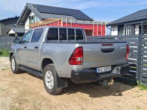 Grey Toyota Hilux 2021 in Riga, with an engine capacity of 2.40 L and mileage of 307 thousand km for 21600 €, photo 4 on AUTOMOTO.COM.LV