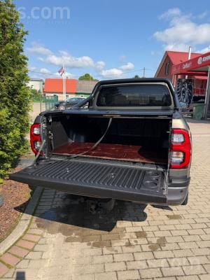 Grey Toyota Hilux 2021 in Ludza, with an engine capacity of 2.80 L and mileage of 91 thousand km for 39985 €, photo 4 on AUTOMOTO.COM.LV