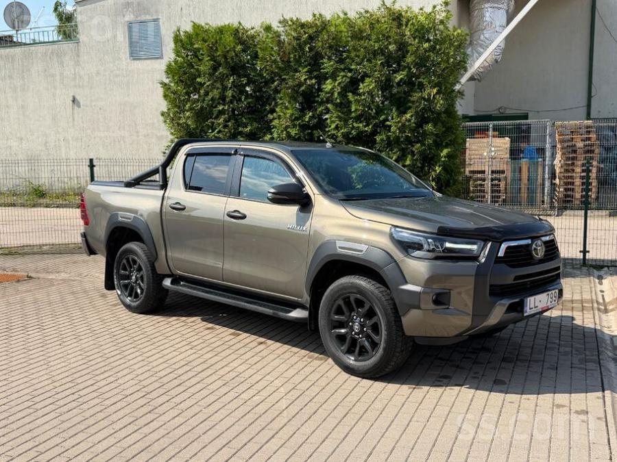 Grey Toyota Hilux 2021 in Ludza, with an engine capacity of 2.80 L and mileage of 91 thousand km for 39985 €, photo 6 on AUTOMOTO.COM.LV