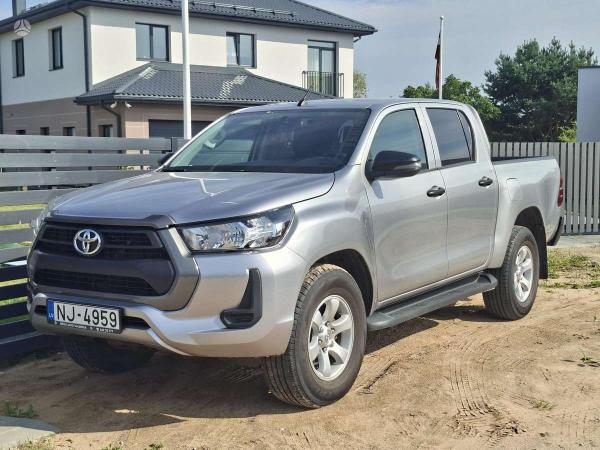 Pelēks Toyota Hilux 2021 Rīga, ar dzinēja tilpumu 2.40 L un nobraukumu 307 tūkst. km par 21600 €, foto 1 vietnē AUTOMOTO.COM.LV
