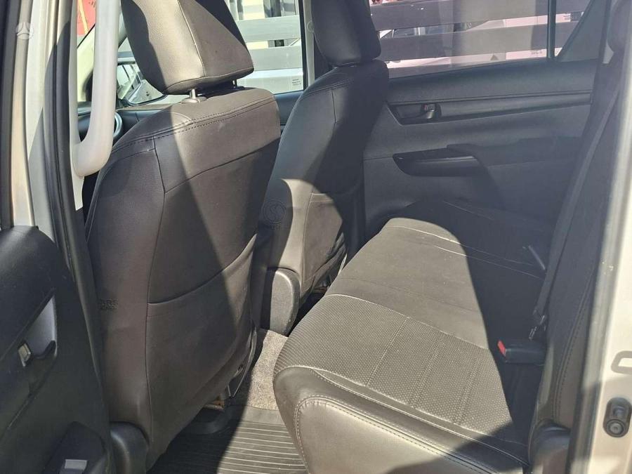 Pelēks Toyota Hilux 2021 Rīga, ar dzinēja tilpumu 2.40 L un nobraukumu 307 tūkst. km par 21600 €, foto 6 vietnē AUTOMOTO.COM.LV