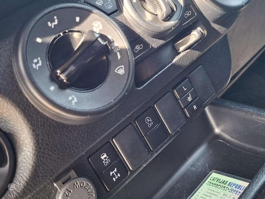 Pelēks Toyota Hilux 2021 Rīga, ar dzinēja tilpumu 2.40 L un nobraukumu 307 tūkst. km par 21600 €, foto 9 vietnē AUTOMOTO.COM.LV