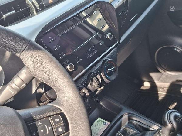 Pelēks Toyota Hilux 2021 Rīga, ar dzinēja tilpumu 2.40 L un nobraukumu 307 tūkst. km par 21600 €, foto 10 vietnē AUTOMOTO.COM.LV