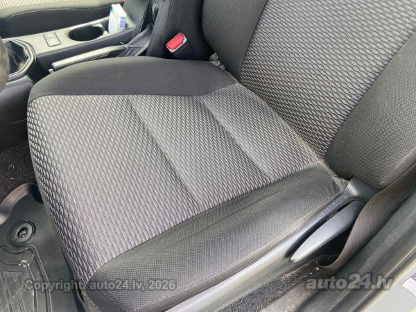 Pelēks Toyota Hilux 2021 Valga, ar dzinēja tilpumu 2.40 L un nobraukumu 137 tūkst. km par 32400 €, foto 7 vietnē AUTOMOTO.COM.LV
