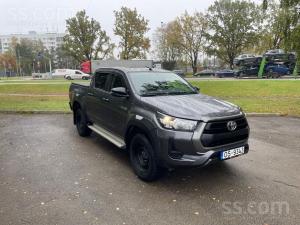 Pelēks Toyota Hilux 2021 Rīga, ar dzinēja tilpumu 2.40 L un nobraukumu 63 tūkst. km par 25890 €, foto 1 vietnē AUTOMOTO.COM.LV