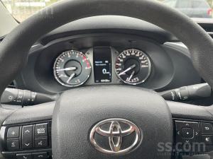 Pelēks Toyota Hilux 2021 Rīga, ar dzinēja tilpumu 2.40 L un nobraukumu 63 tūkst. km par 25890 €, foto 5 vietnē AUTOMOTO.COM.LV