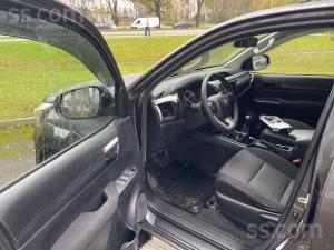 Pelēks Toyota Hilux 2021 Rīga, ar dzinēja tilpumu 2.40 L un nobraukumu 63 tūkst. km par 25890 €, foto 7 vietnē AUTOMOTO.COM.LV