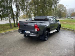 Pelēks Toyota Hilux 2021 Rīga, ar dzinēja tilpumu 2.40 L un nobraukumu 63 tūkst. km par 25890 €, foto 10 vietnē AUTOMOTO.COM.LV