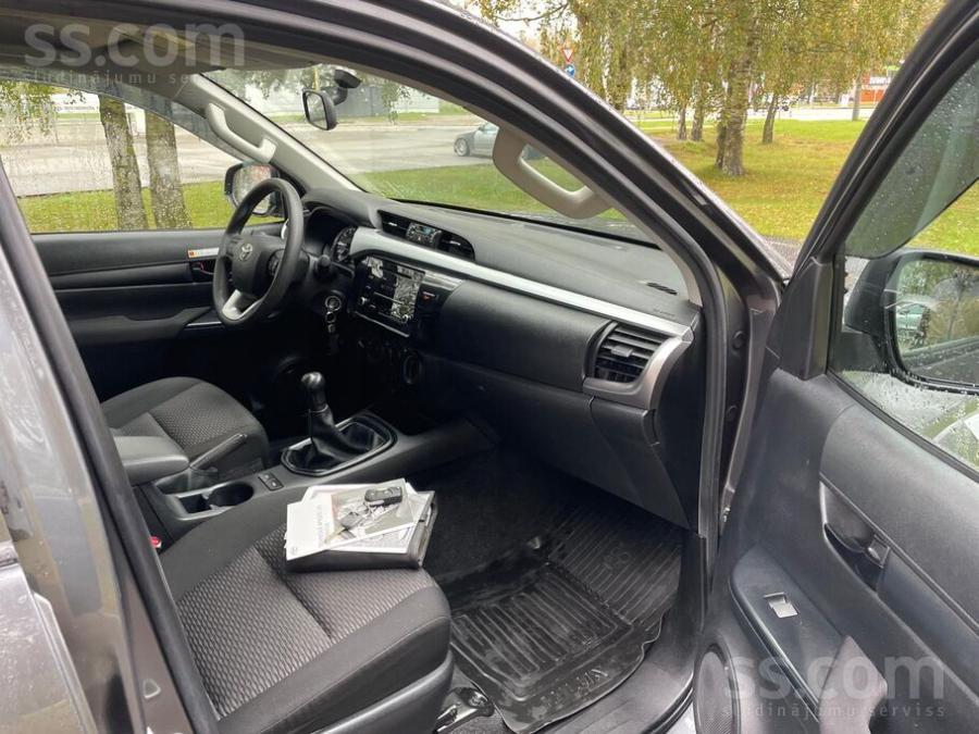Pelēks Toyota Hilux 2021 Rīga, ar dzinēja tilpumu 2.40 L un nobraukumu 63 tūkst. km par 25890 €, foto 12 vietnē AUTOMOTO.COM.LV