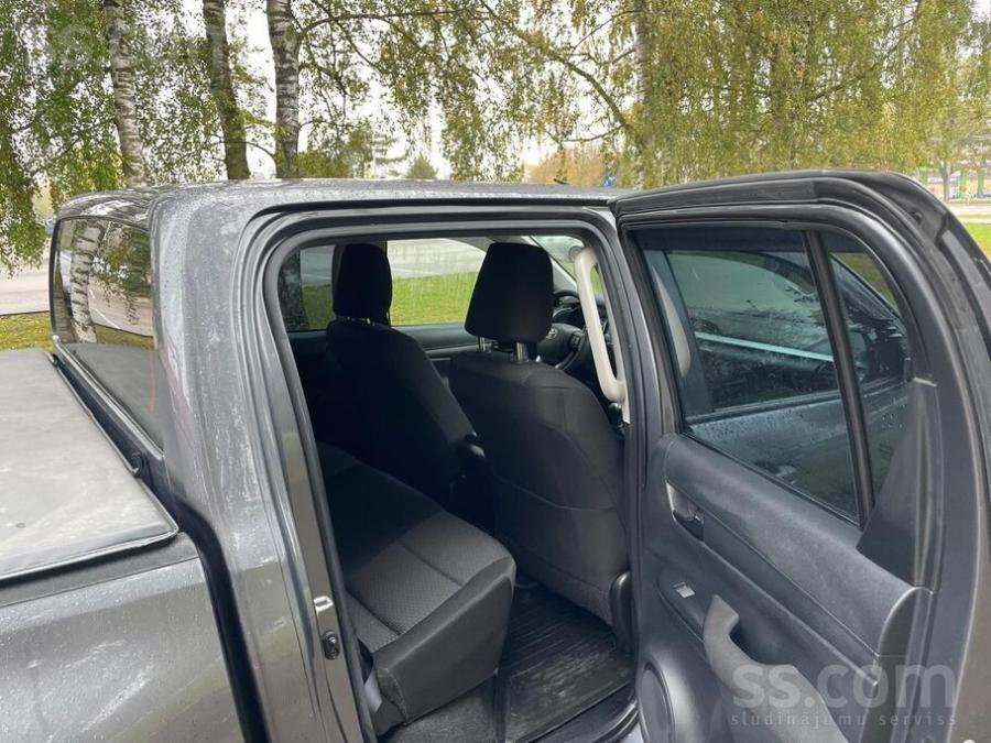 Pelēks Toyota Hilux 2021 Rīga, ar dzinēja tilpumu 2.40 L un nobraukumu 63 tūkst. km par 25890 €, foto 13 vietnē AUTOMOTO.COM.LV