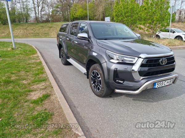 Pelēks Toyota Hilux 2022 Tallina, ar dzinēja tilpumu 2.80 L un nobraukumu 108 tūkst. km par 45000 €, foto 3 vietnē AUTOMOTO.COM.LV