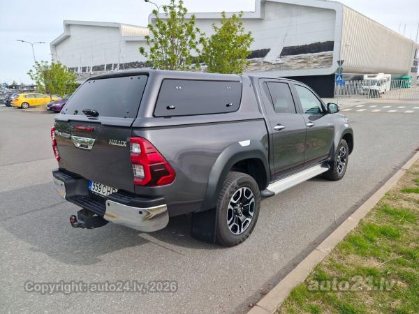 Pelēks Toyota Hilux 2022 Tallina, ar dzinēja tilpumu 2.80 L un nobraukumu 108 tūkst. km par 45000 €, foto 5 vietnē AUTOMOTO.COM.LV