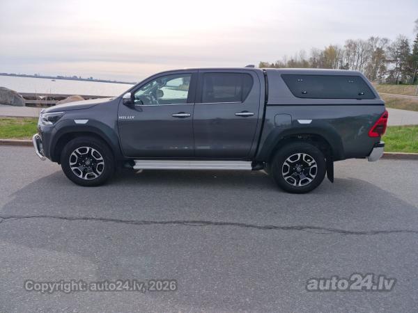 Pelēks Toyota Hilux 2022 Tallina, ar dzinēja tilpumu 2.80 L un nobraukumu 108 tūkst. km par 45000 €, foto 8 vietnē AUTOMOTO.COM.LV