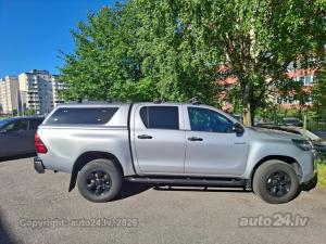 Pelēks Toyota Hilux 2022 Tallina, ar dzinēja tilpumu 2.40 L un nobraukumu 91 tūkst. km par 41000 €, foto 4 vietnē AUTOMOTO.COM.LV