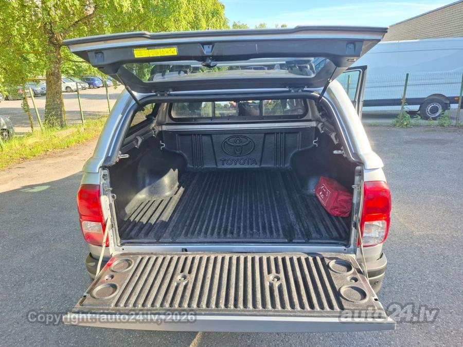 Pelēks Toyota Hilux 2022 Tallina, ar dzinēja tilpumu 2.40 L un nobraukumu 91 tūkst. km par 41000 €, foto 11 vietnē AUTOMOTO.COM.LV