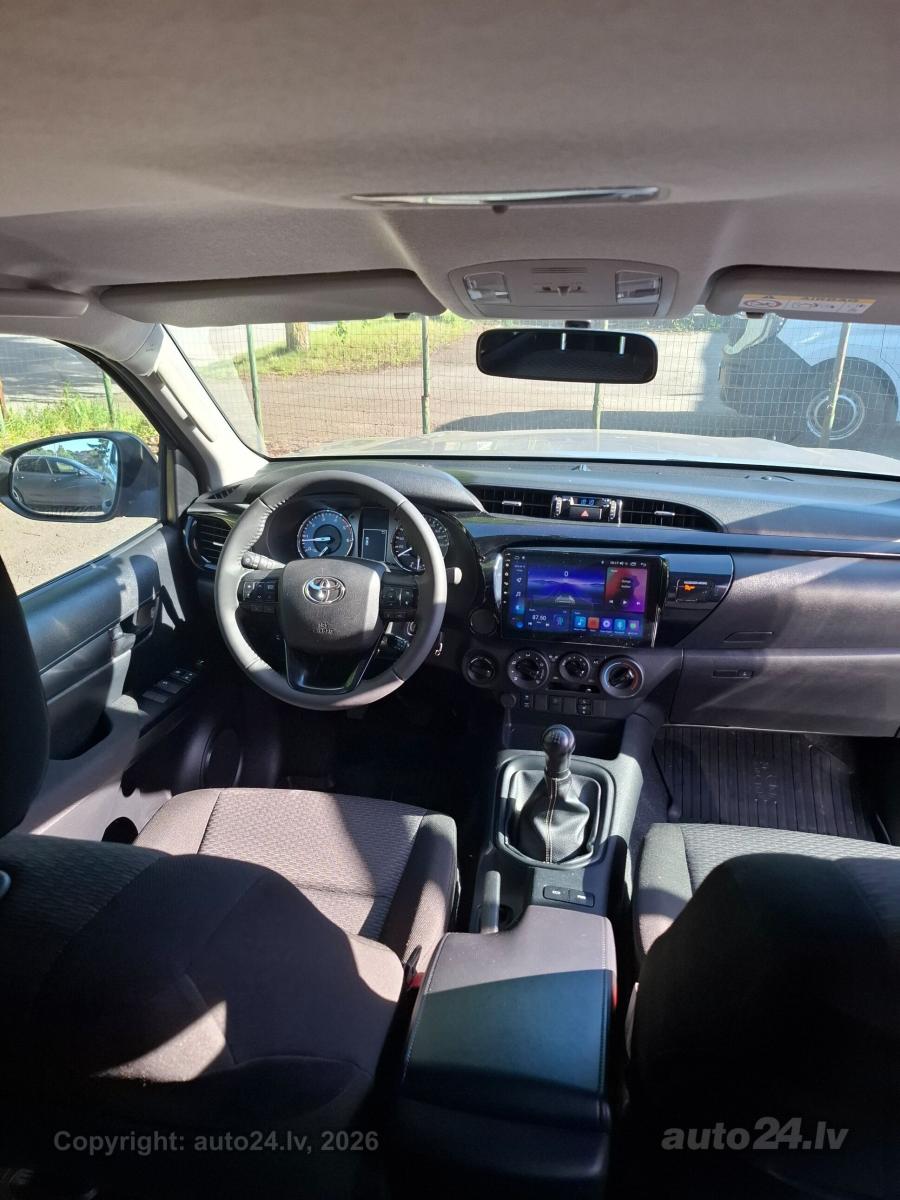 Pelēks Toyota Hilux 2022 Tallina, ar dzinēja tilpumu 2.40 L un nobraukumu 91 tūkst. km par 41000 €, foto 12 vietnē AUTOMOTO.COM.LV
