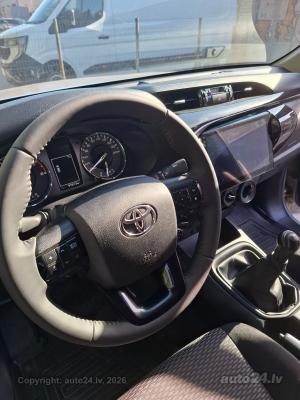 Pelēks Toyota Hilux 2022 Tallina, ar dzinēja tilpumu 2.40 L un nobraukumu 91 tūkst. km par 41000 €, foto 15 vietnē AUTOMOTO.COM.LV