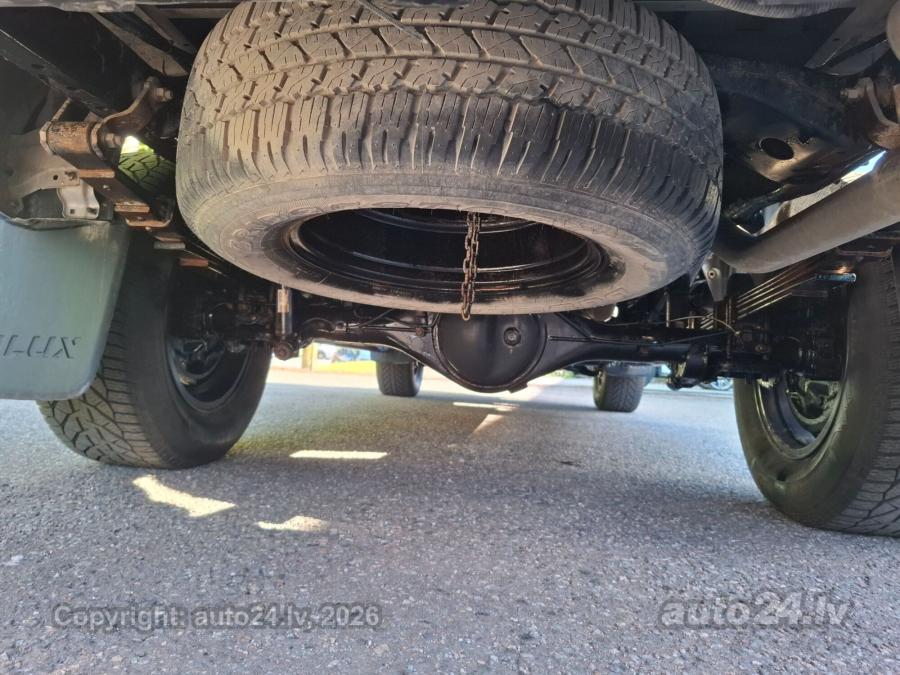 Pelēks Toyota Hilux 2022 Tallina, ar dzinēja tilpumu 2.40 L un nobraukumu 91 tūkst. km par 41000 €, foto 17 vietnē AUTOMOTO.COM.LV