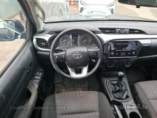 Grey Toyota Hilux 2022 in Tallinn, with an engine capacity of 2.39 L and mileage of 183 thousand km for 27990 €, photo 2 on AUTOMOTO.COM.LV