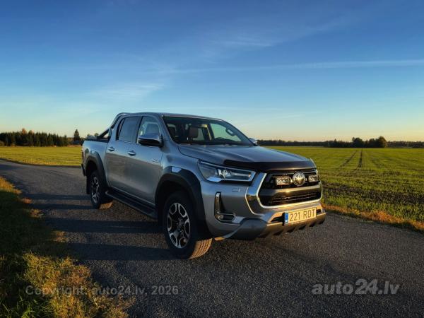 Toyota Hilux 2022 Paide vietnē Pelēks Toyota Hilux 2022 Paide, ar dzinēja tilpumu 2.80 L un nobraukumu 82 tūkst. km par 42999 €, foto 3 vietnē AUTOMOTO.COM.LV