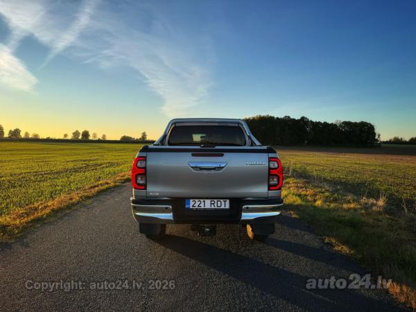 Toyota Hilux 2022 Paide vietnē Pelēks Toyota Hilux 2022 Paide, ar dzinēja tilpumu 2.80 L un nobraukumu 82 tūkst. km par 42999 €, foto 5 vietnē AUTOMOTO.COM.LV