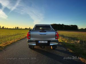 Pelēks Toyota Hilux 2022 Paide, ar dzinēja tilpumu 2.80 L un nobraukumu 82 tūkst. km par 42999 €, foto 5 vietnē AUTOMOTO.COM.LV