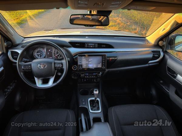 Toyota Hilux 2022 Paide vietnē Pelēks Toyota Hilux 2022 Paide, ar dzinēja tilpumu 2.80 L un nobraukumu 82 tūkst. km par 42999 €, foto 9 vietnē AUTOMOTO.COM.LV