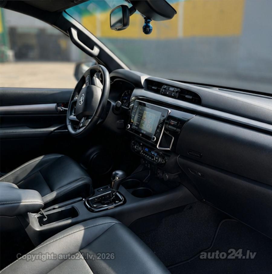 Grey Toyota Hilux 2023 in Tallinn, with an engine capacity of 2.80 L and mileage of 85 thousand km for 49500 €, photo 5 on AUTOMOTO.COM.LV