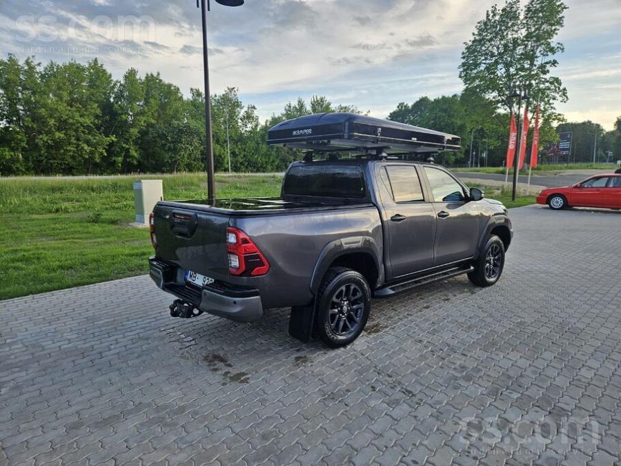 Pelēks Toyota Hilux 2023 Rīga, ar dzinēja tilpumu 2.80 L un nobraukumu 108 tūkst. km par 42350 €, foto 7 vietnē AUTOMOTO.COM.LV