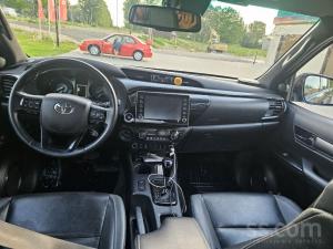 Pelēks Toyota Hilux 2023 Rīga, ar dzinēja tilpumu 2.80 L un nobraukumu 108 tūkst. km par 42350 €, foto 10 vietnē AUTOMOTO.COM.LV