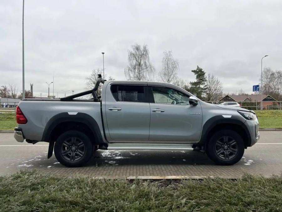 Pelēks Toyota Hilux 2023 Rēzekne, ar dzinēja tilpumu 2.80 L un nobraukumu 30 tūkst. km par 46000 €, foto 6 vietnē AUTOMOTO.COM.LV