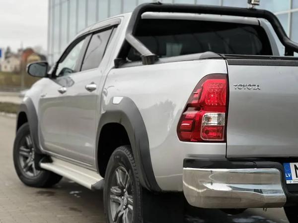 Grey Toyota Hilux 2023 in Rezekne, with an engine capacity of 2.80 L and mileage of 30 thousand km for 46000 €, photo 8 on AUTOMOTO.COM.LV