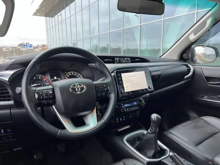 Pelēks Toyota Hilux 2023 Rēzekne, ar dzinēja tilpumu 2.80 L un nobraukumu 30 tūkst. km par 46000 €, foto 13 vietnē AUTOMOTO.COM.LV